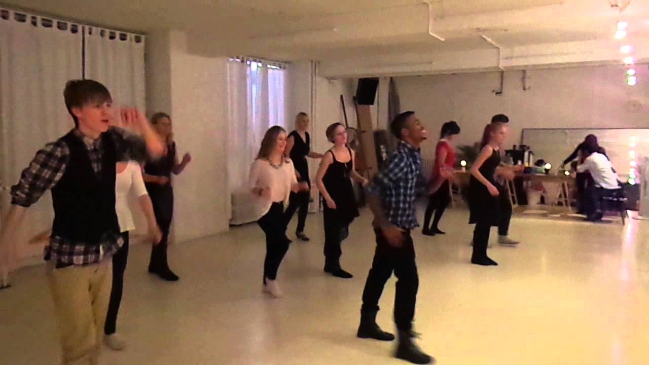 Beginner Salsa animation with Eduardo Tellez at ElStudio.dk - YouTube