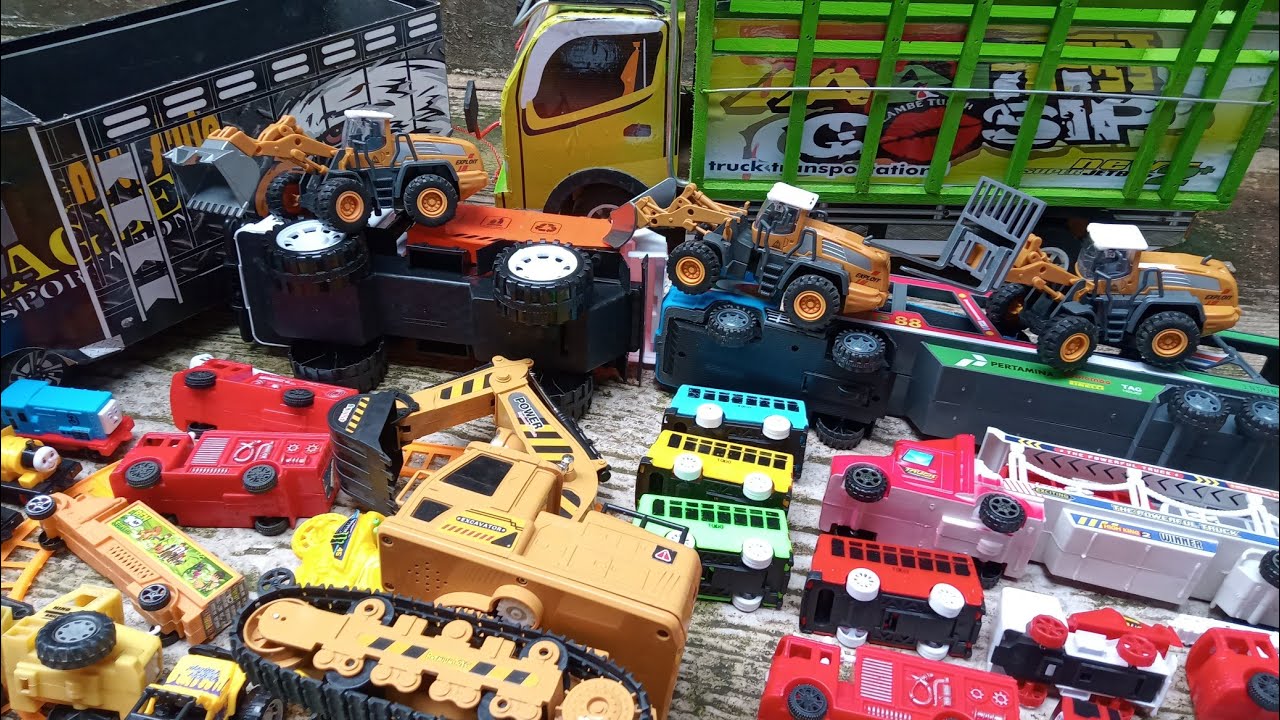 Mobil mobilan, biggest excavator,bus tayo, truck oleng, truck pasir ...