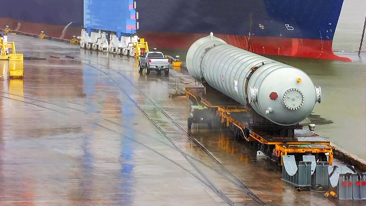 Massive container ship breaks from mooring, causing $15 million of ...