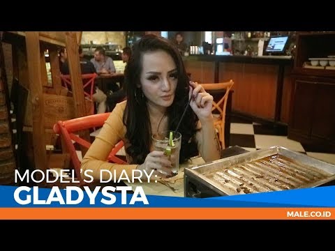 Vlog Model Seksi GLADYSTA Icip-icip Gemas Daging Bakar
