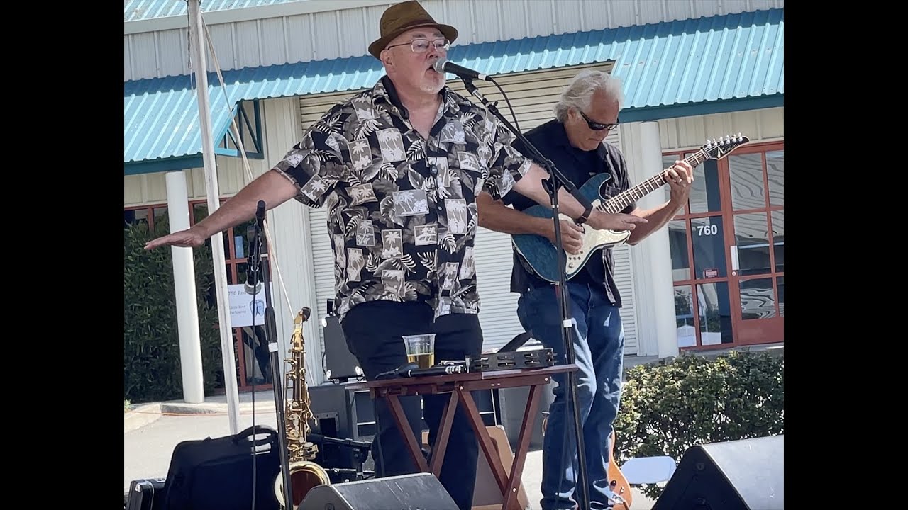 The Chuck Brewer Band plays "Disconnected" at West End Festival 2022 ...