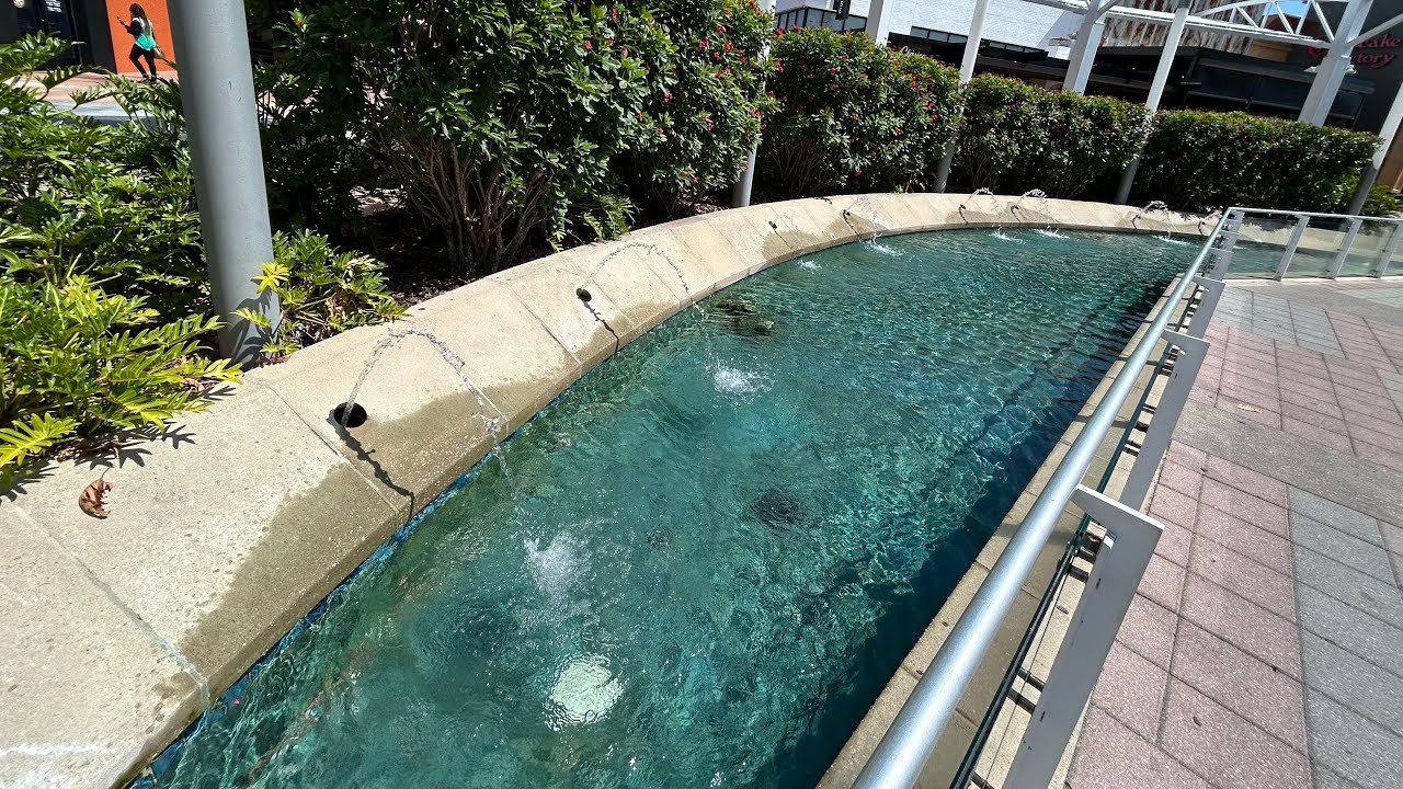 Outdoor Fountain At Brandon Mall In Brandon, FL - YouTube