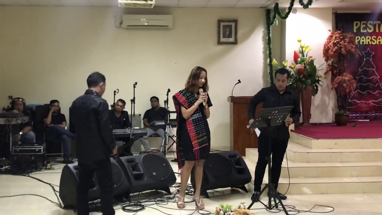 Burju Ni Dainang - Bunga Siagian ft. Nirwana Trio | Lagu Batak - YouTube