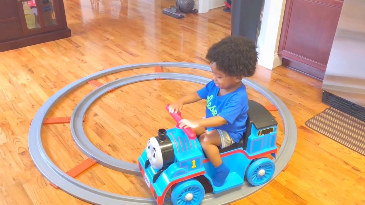Best Holiday Toy Ideas! Thomas the Train Ride On - YouTube