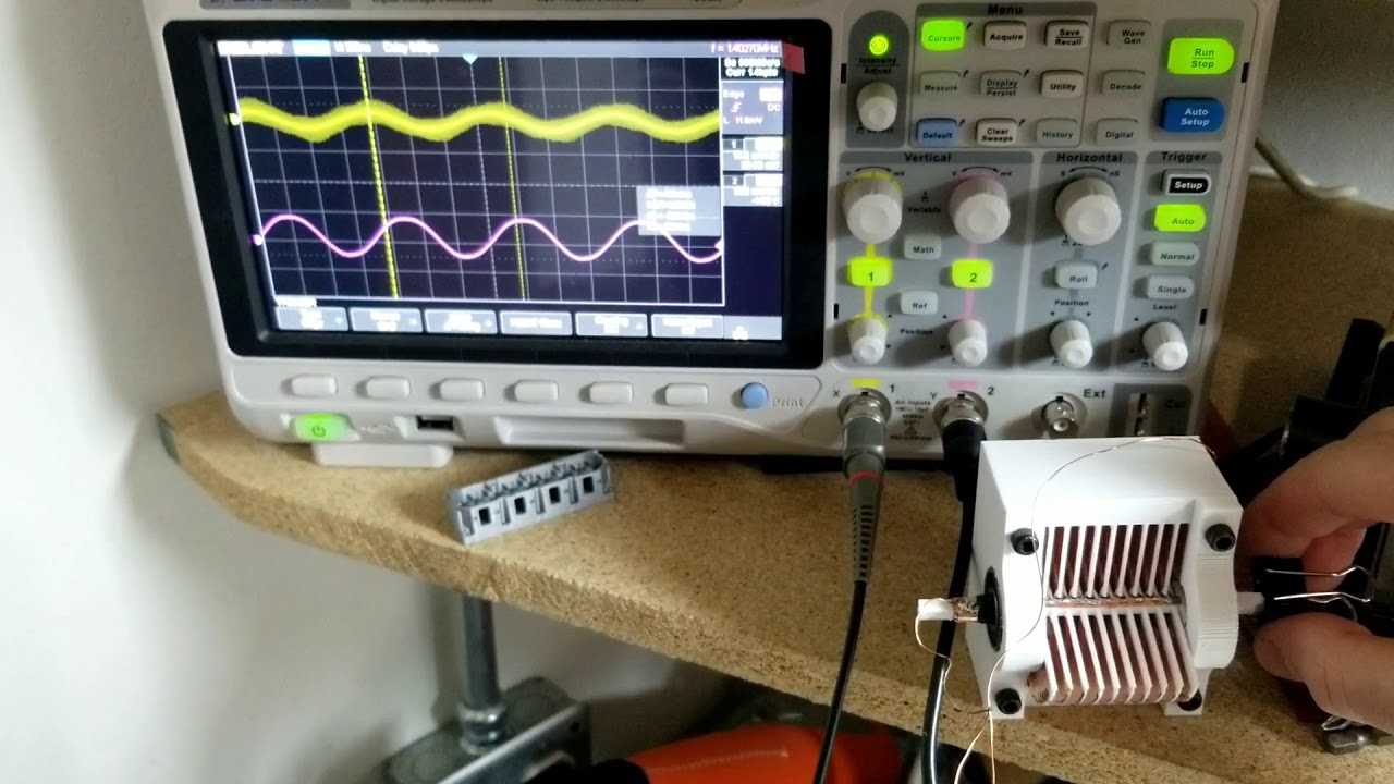 Variable Capacitor in a Tuning Circuit!!! - YouTube