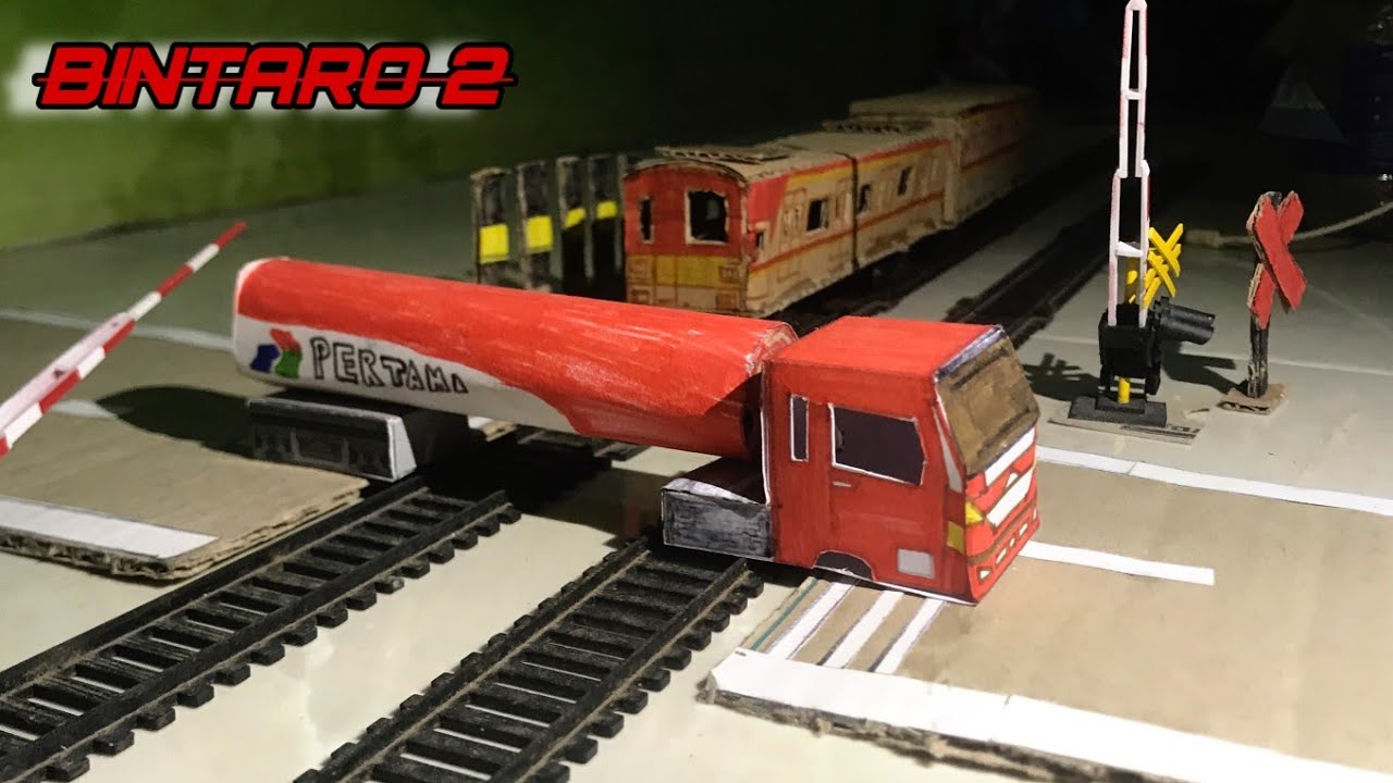 Tabrakan KRL VS Truk Pertamina (Tragedi Bintaro 2) - Stop Motion ...