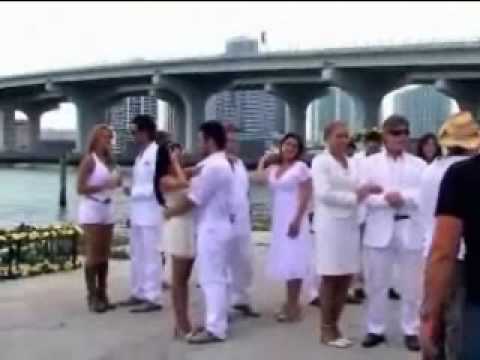 BAILE FINAL - PERRO AMOR