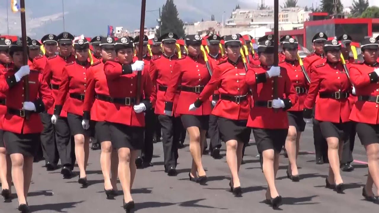 BOMBEROS QUITO RINDE HOMENAJE A QUITO - YouTube