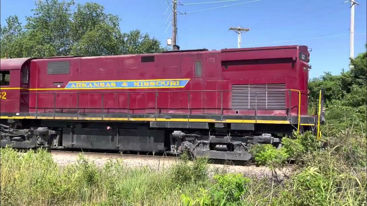 Arkansas & Missouri A&M #Railroad No.32 Alco C424 Remote Engine - YouTube