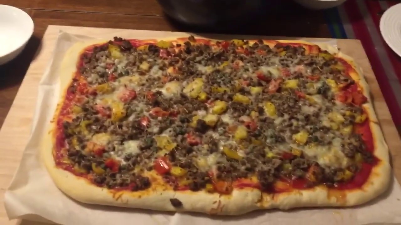 YUMMIEST PIZZA!!! Making Ground Beef Pizza - YouTube
