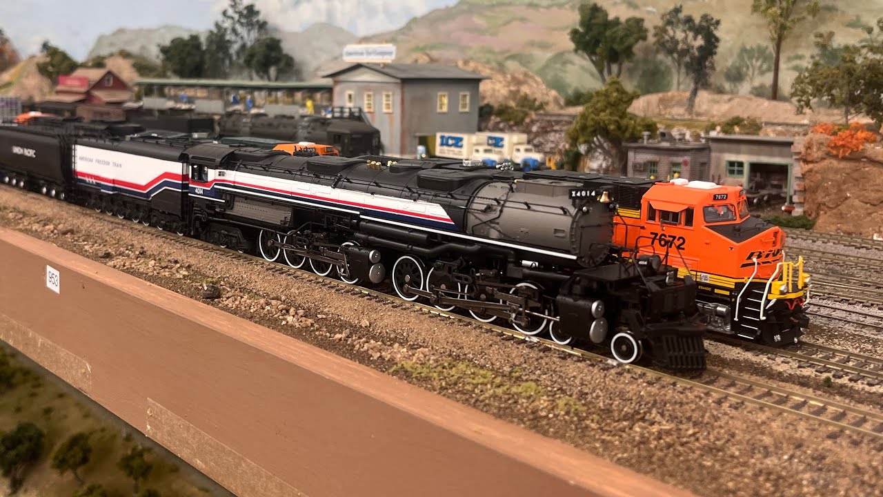 (HD) ACTION Railroading at the NCMRS HO Scale 7/2/25 - ATSF and BNSF ...