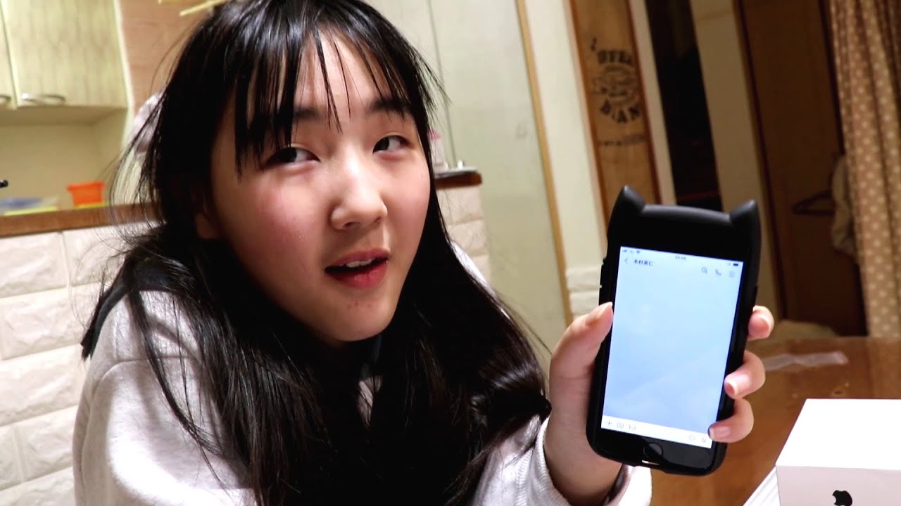 【enakimura】嬉しい！念願のスマホゲットでニヤニヤが止まらない稚奈 : キッズ動画速報
