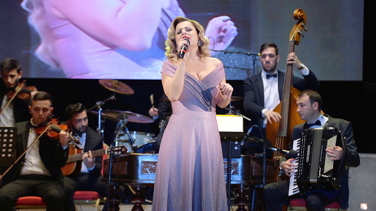 Alina Moti Draghia - Sa-mi canti cobzar - Live - 2019 - YouTube