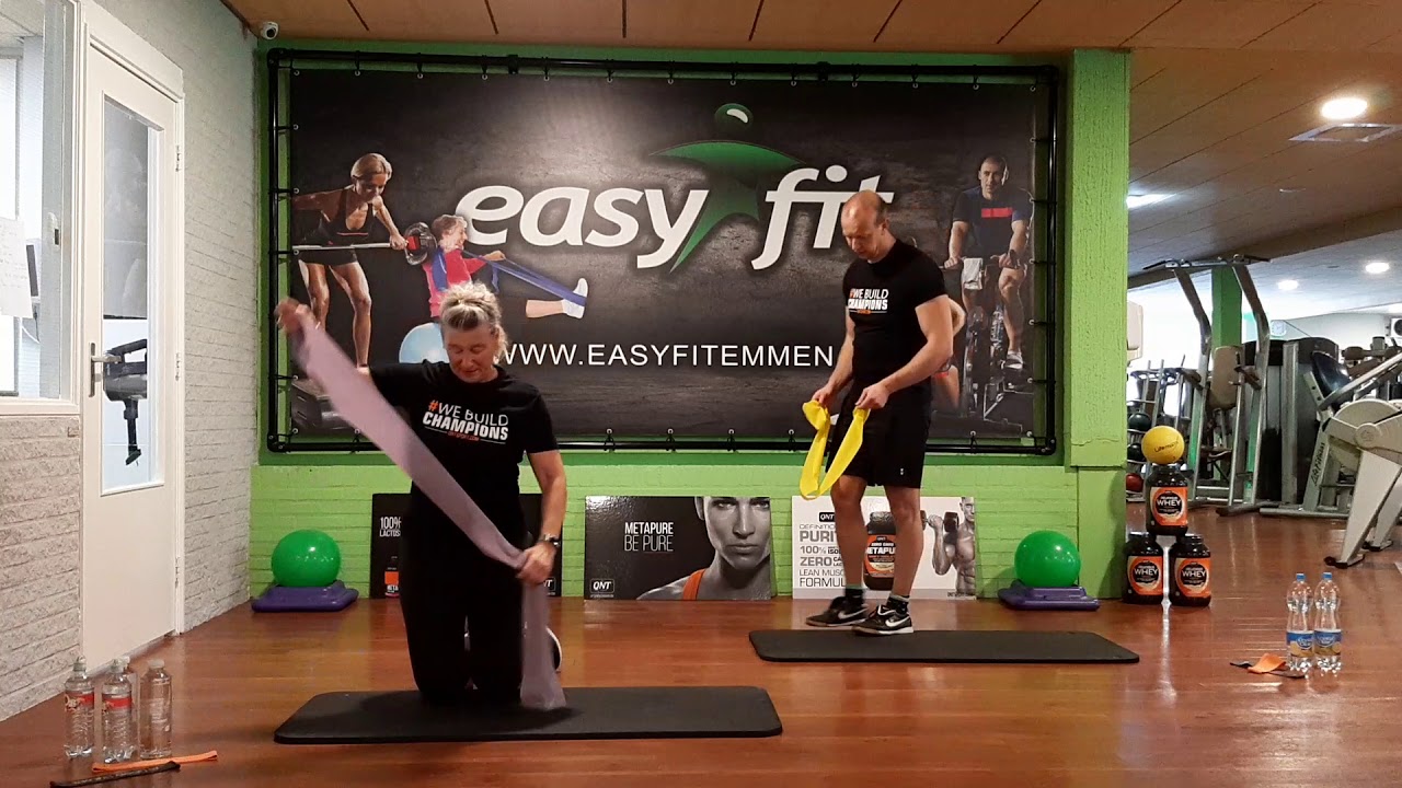 Easy Fit Emmen: Home Workout: Borst, biceps, triceps, buik - YouTube