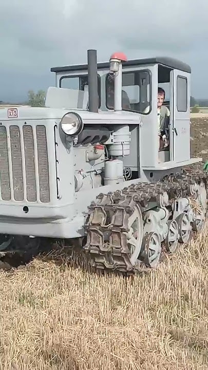 DT 54 orba.Traktoriáda, Plowing a proper .вспашка советская машина Дт54 , Spycgacz oranie pola ...