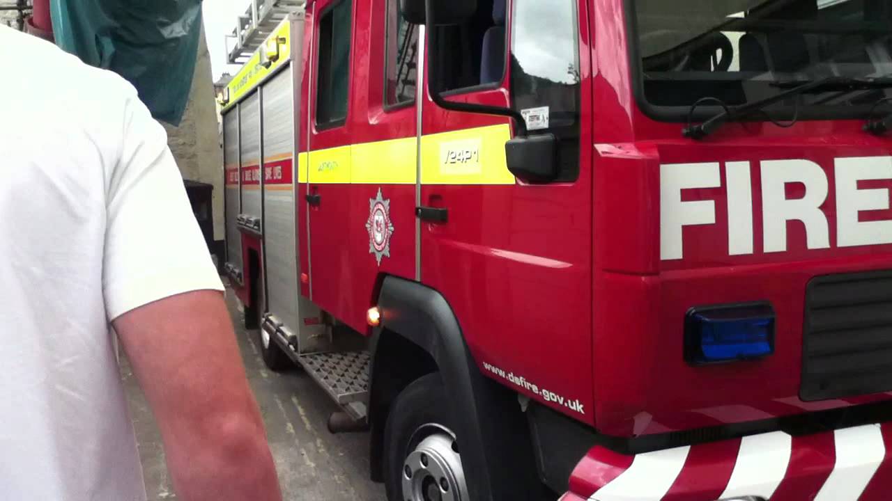 Devon & Somerset fire and rescue service - Dartmouth on a shout - YouTube
