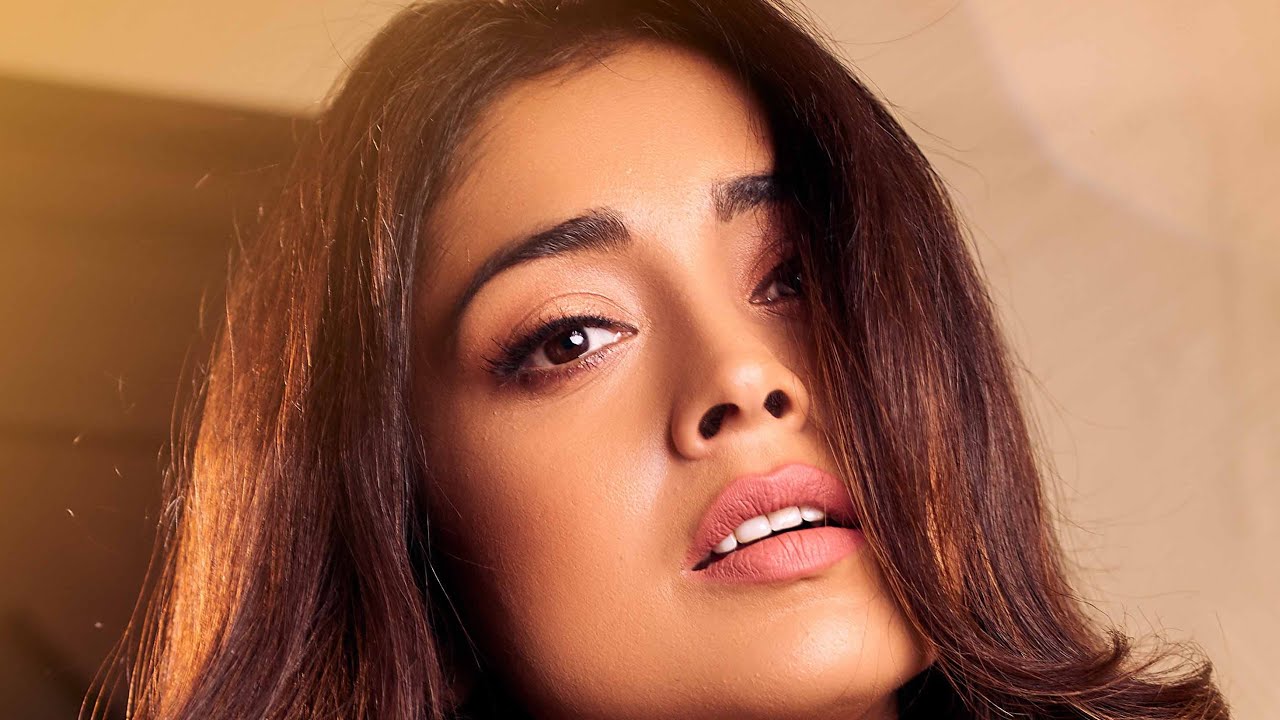 Actress Shriya Saran UHD face closeup hot vertical | ஷரியா சரண் | tamil ...