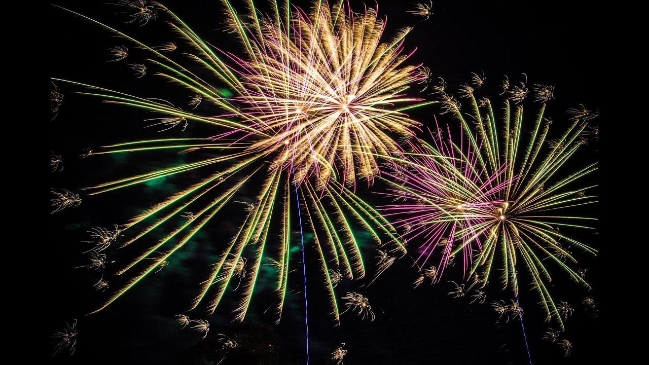 Lightning Ridge Easter Festival Fireworks 2023 - YouTube