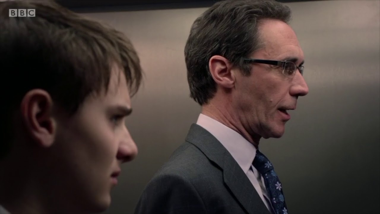 Holby City s19 e22 Hanssen scenes - YouTube