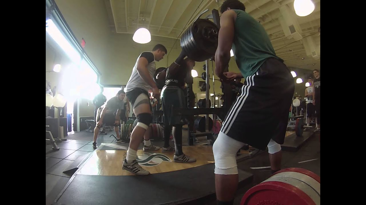 Linebacker 605 Squat - YouTube