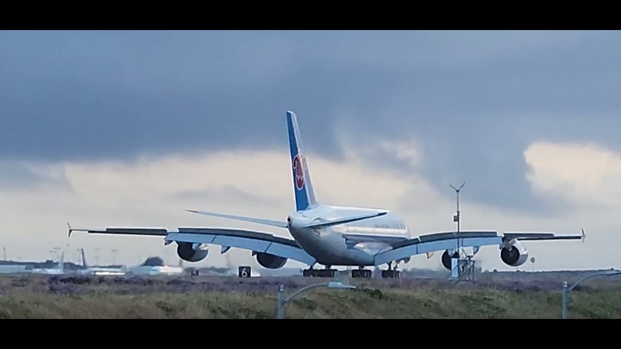 China Southern Airbus A380-841 Landing at LAX - YouTube