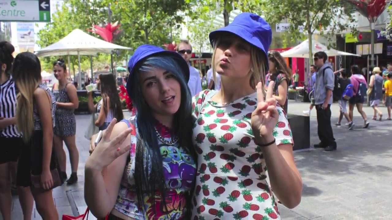 Perth 5SOSFam Christmas Meetup - YouTube