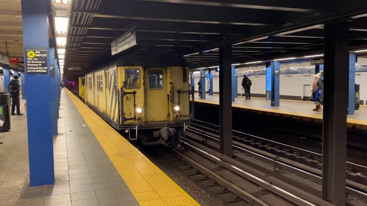 NYC Subway - Work Train Passing @ Thru Broadway Junction (A/C/J/Z/L ...