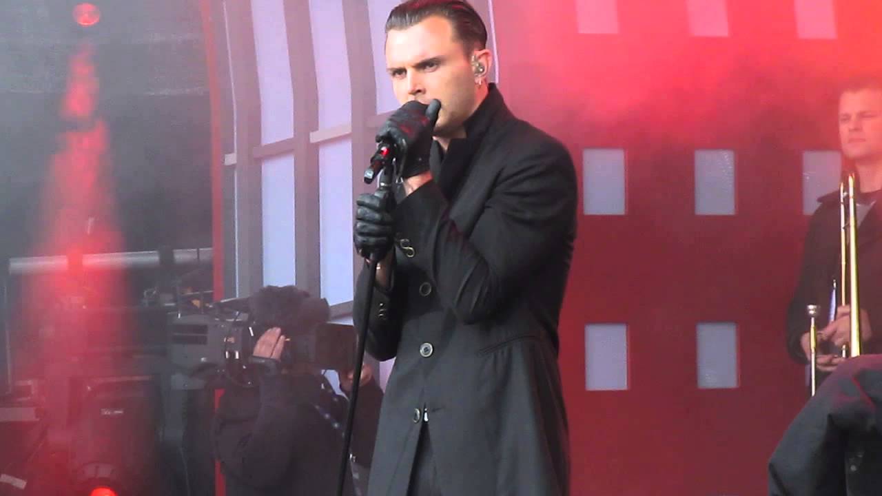Hurts - Blind | ESC Soundcheck 2013 - YouTube