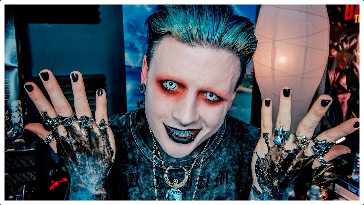 WHY DO I DRESS LIKE THIS? AM I GOTH? - YouTube