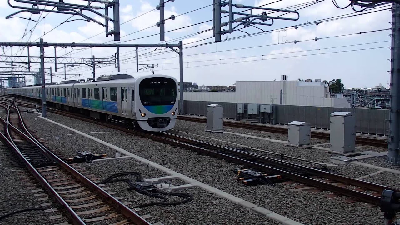 西武30000系 石神井公園駅到着 Seibu 30000 series EMU - YouTube