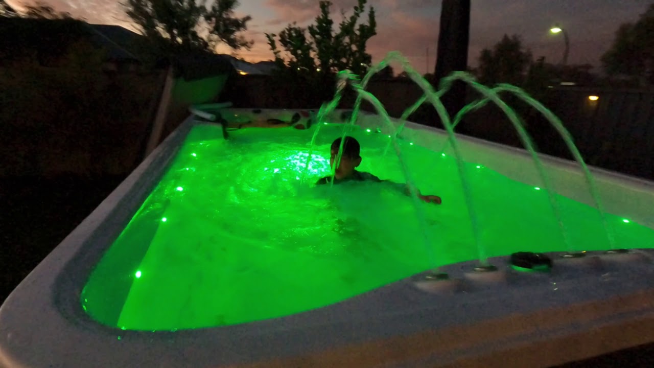 Spas Direct Cascade Platinum swim October 2020 - YouTube