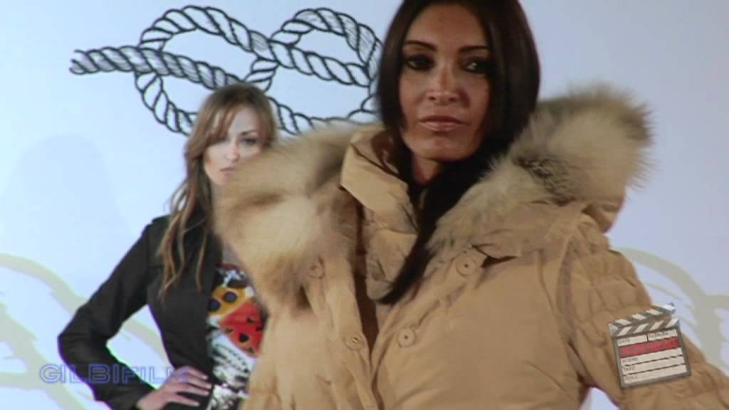 Michelle Ferre' Sfilata di Moda Montecampione 2011 Fashion - YouTube