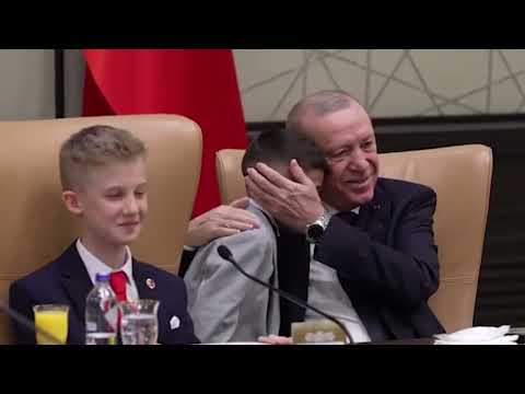 KÜLLİYE'DE DUYGUSAL ANLAR: HEM AĞLADI HEM AĞLATTI