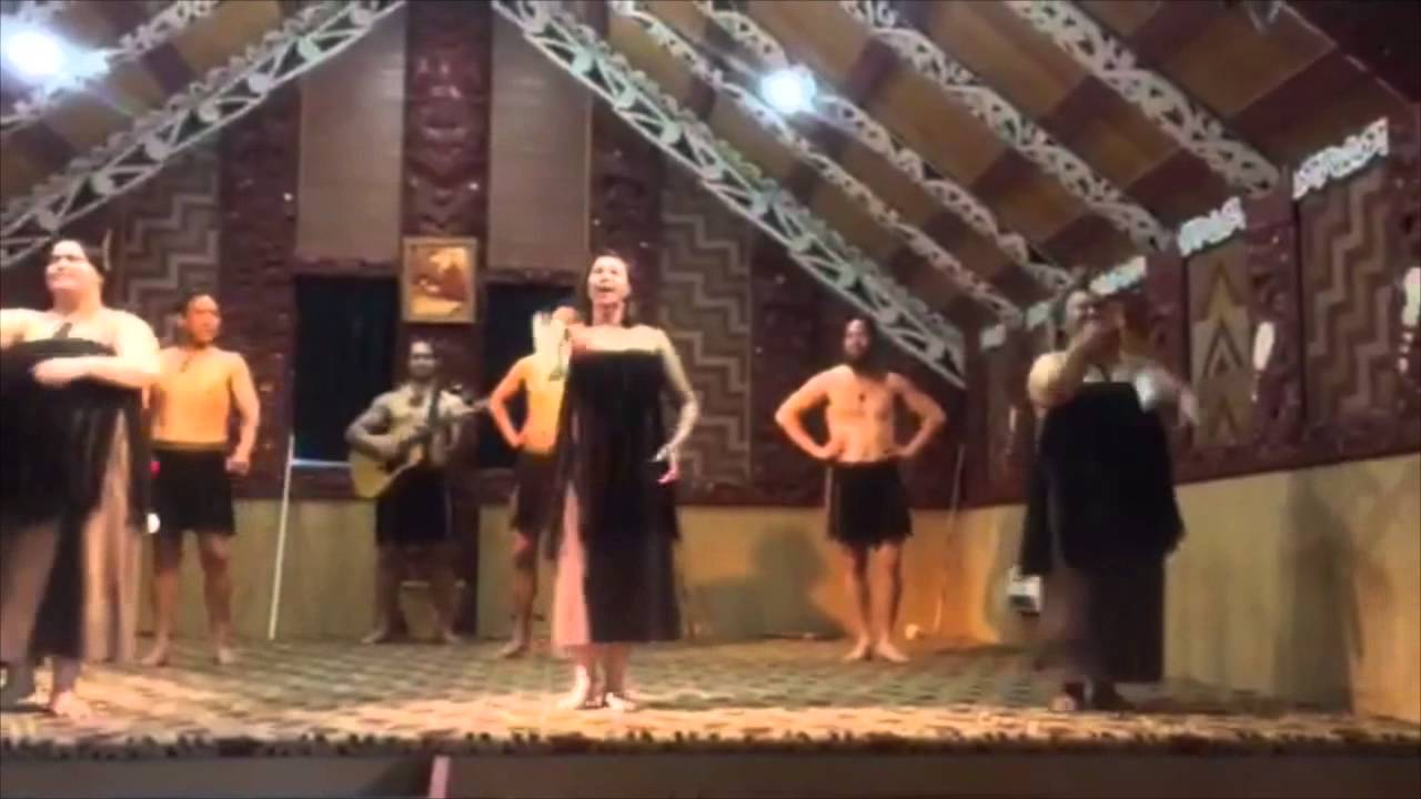 Poi Dance Maori - YouTube