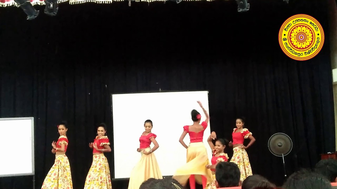 Hitha hiri watunado Sond Campus Girls Dance (හිත හිරි වටුණාදෝ) - YouTube
