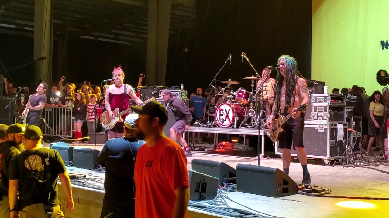 NOFX - "Linoleum" at Camp Anarchy 2019 - YouTube