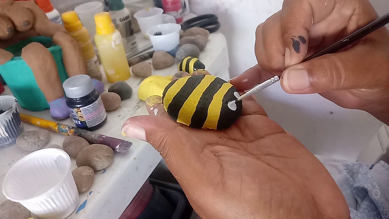 Pintando pedras - YouTube