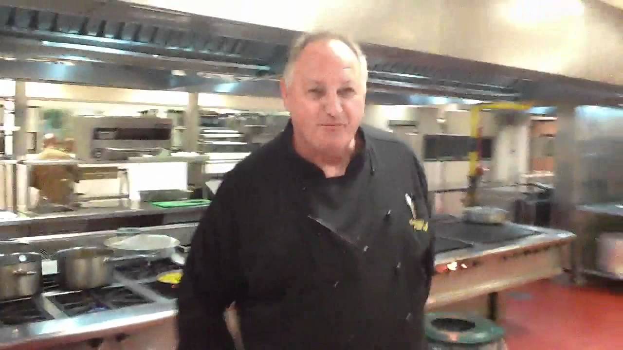 Con el chef Hans en hotel Royal Cancun - YouTube