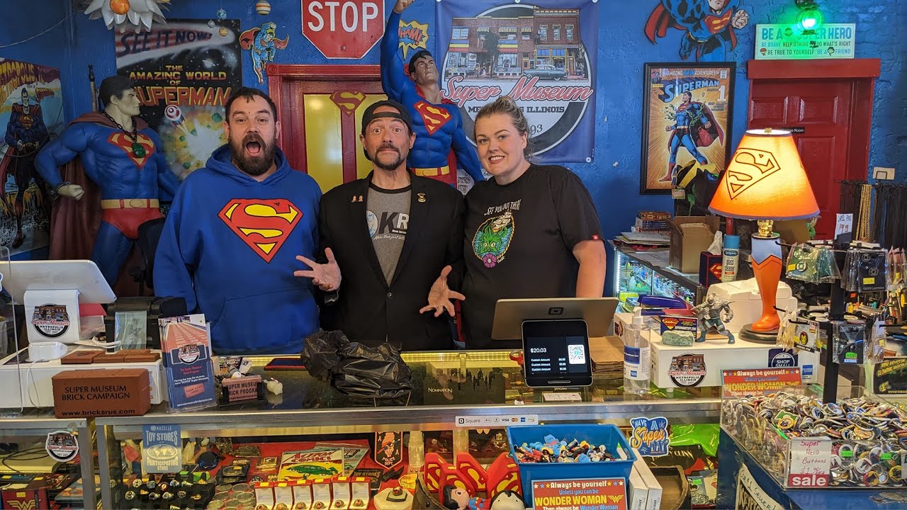Kevin Smith surprises us with a visit to the Super Museum!! - YouTube