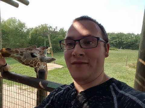 MADE FRIENDS WITH A GIRAFFE? Fort Wayne Children's Zoo September 2017