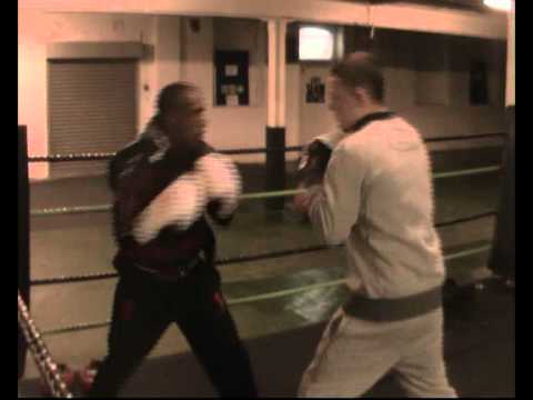 pro boxer marvin greaves with curt on pads - YouTube