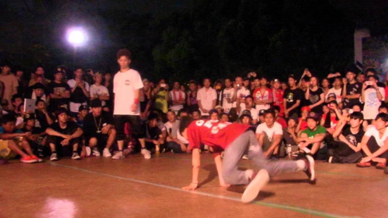 BBOY PARK 2012 best4 Bboy You-ya vs Bgirl Ami - YouTube