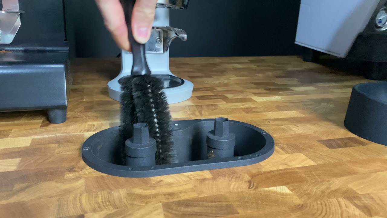 QuinSpin portafilter cleaner - cleaning - YouTube