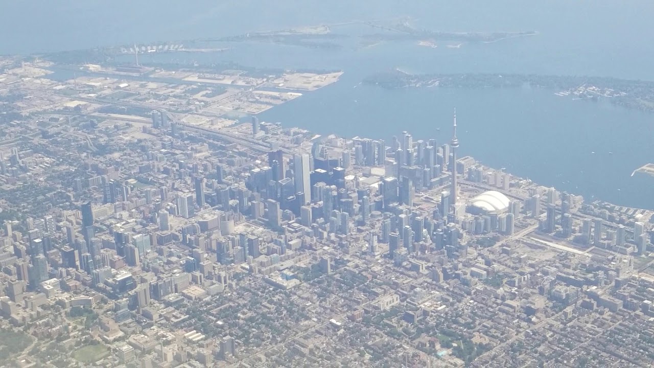 Flying over Toronto 2018 - YouTube