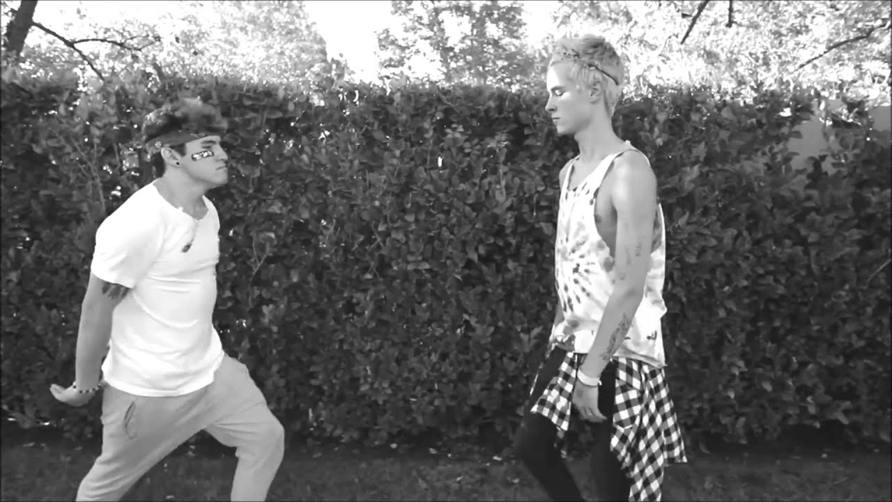 Jc Caylen and Kian Lawley (Jian) -Can't Help Falling In Love - YouTube