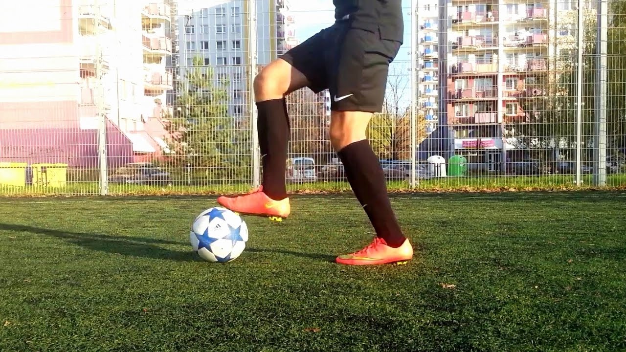 Toe touches moving backward/forward | Ball control - YouTube