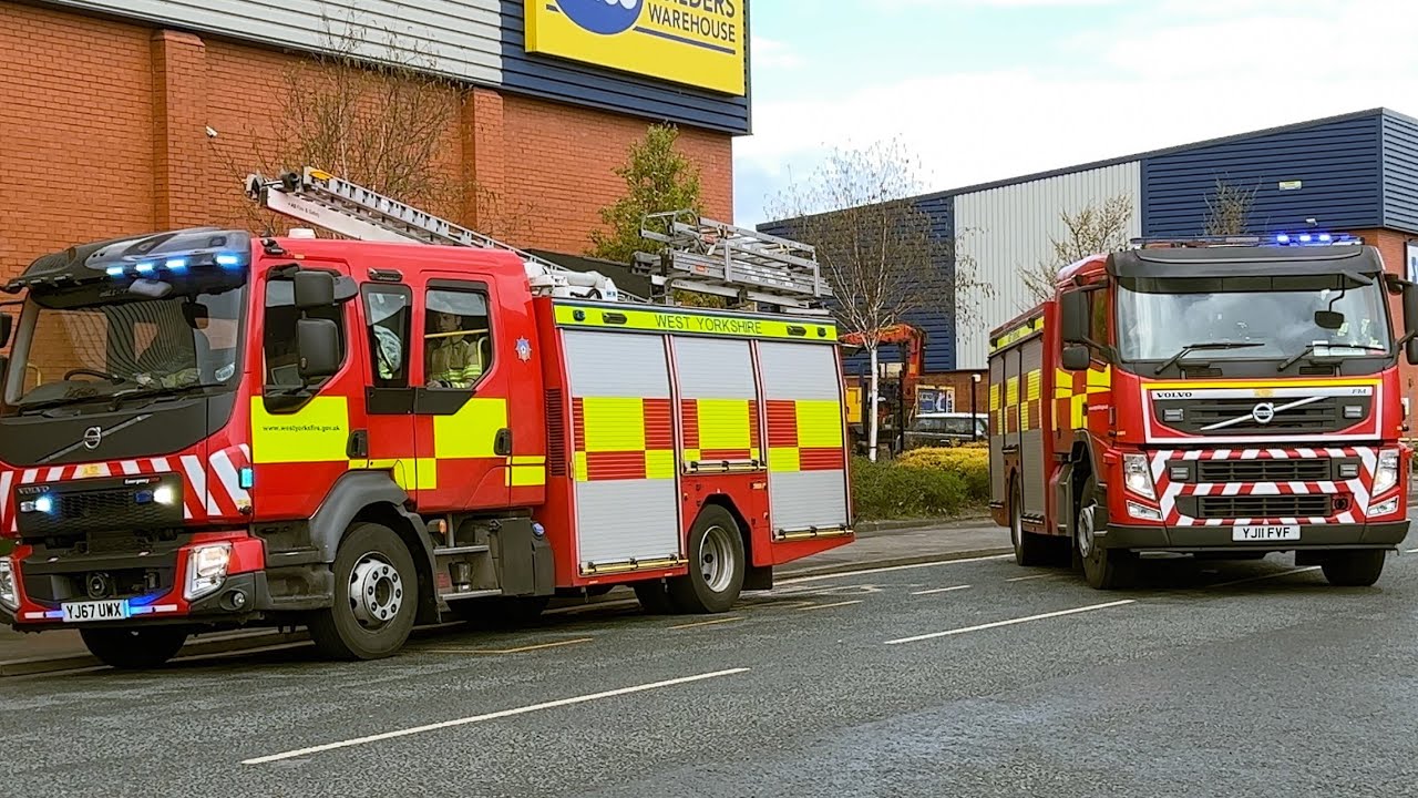 Technical Rescue called to unsafe structure Leeds - YouTube