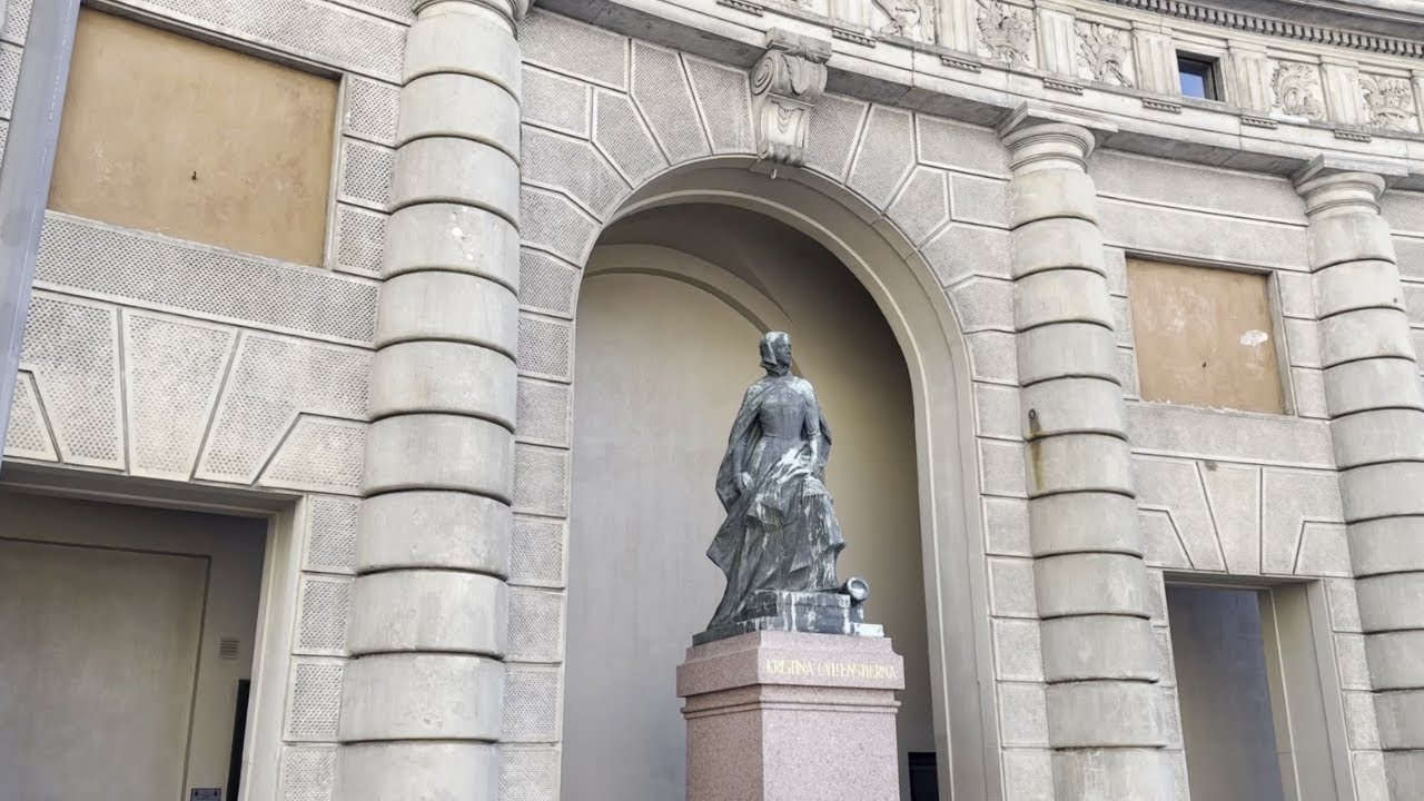 Historiska Stockholm - Staty Kristina Gyllenstierna - YouTube