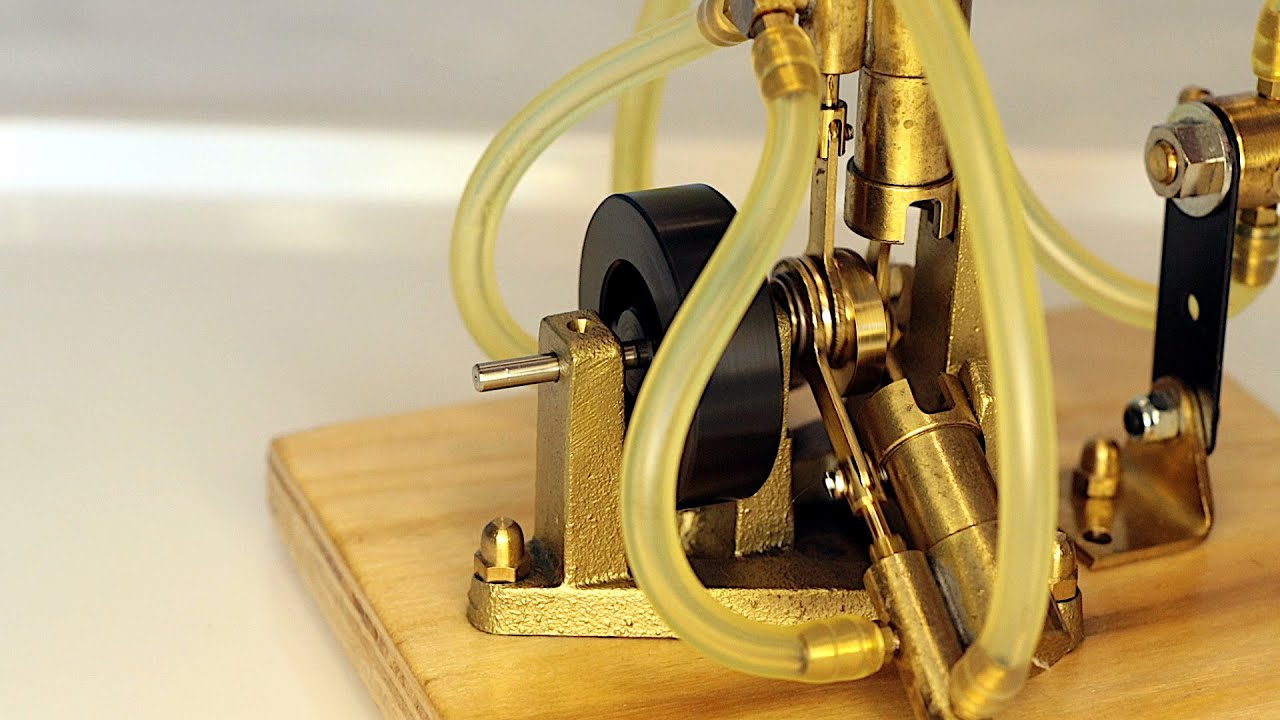 Saito S3R Triple Cylinder Model Steam Engine - YouTube