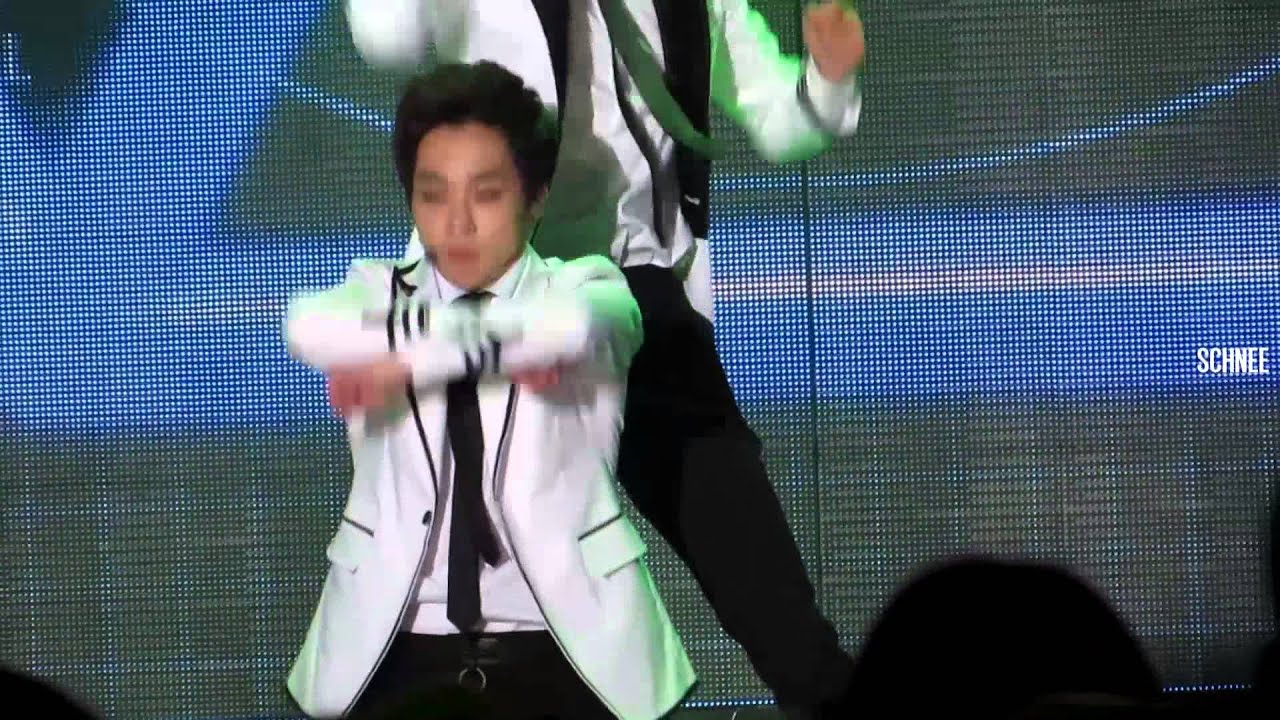 141221 SBS 가요대전 Intro + 중독 'OVERDOSE' XIUMIN 시우민. - YouTube